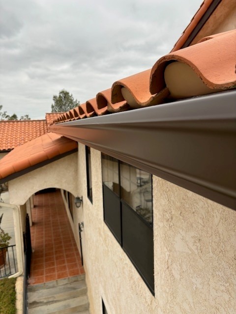Seamless Gutter Installation & Repair | DJ Exterior Services